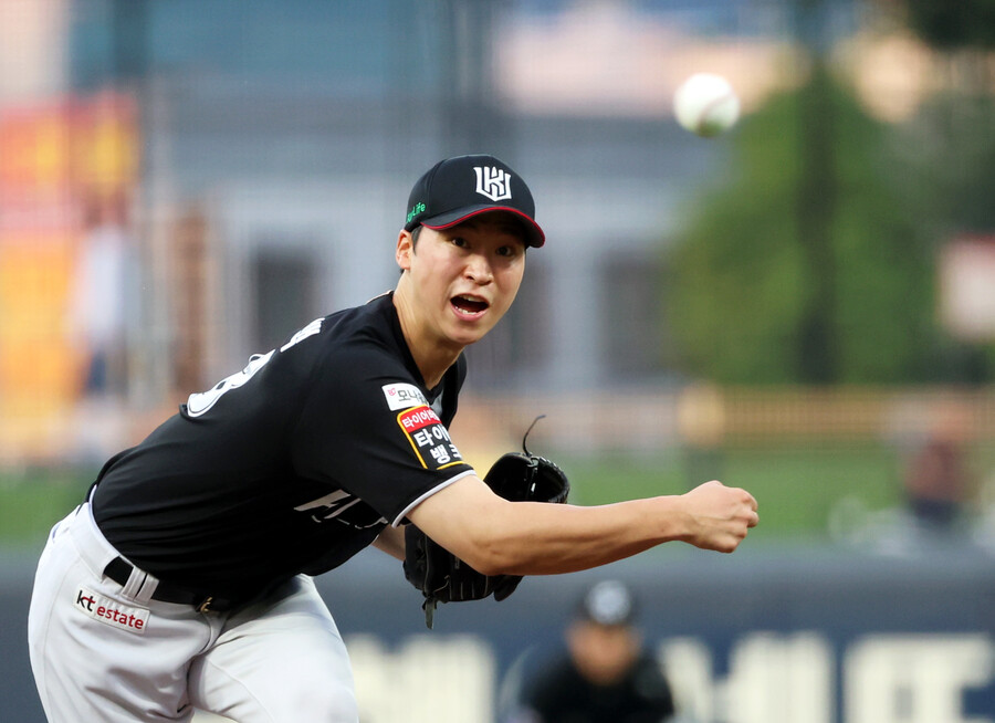만루서 김도영 삼진 잡다니…FA 시장에 10승 투수가 뜬다, 148km 위력투 "이제 ABS에 적응했다"