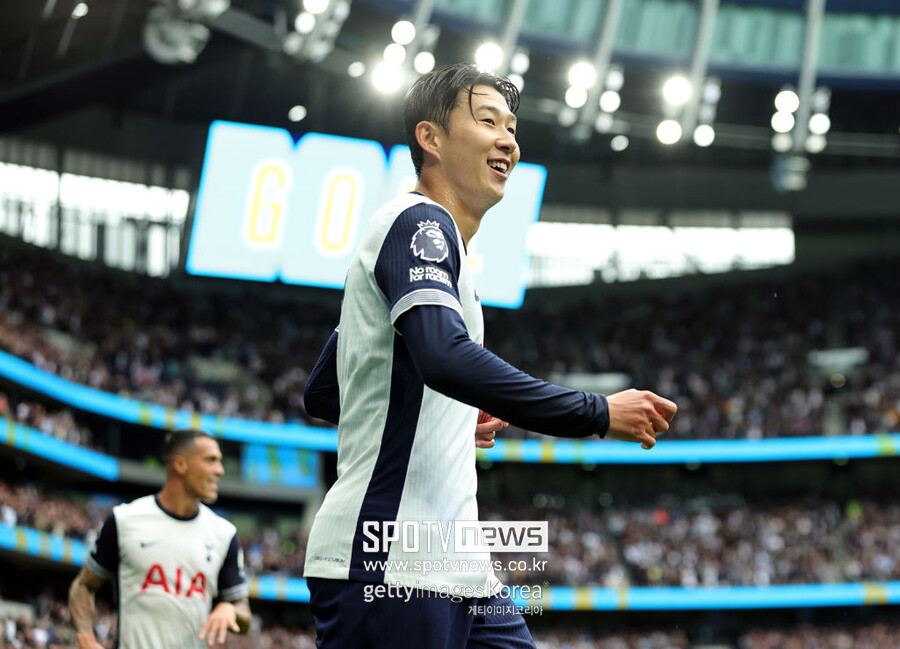 '멀티골' 손흥민, BBC·EPL 모두 싹쓸이 '베스트 11 선정'…'억지 비판' 모두 잠재웠다