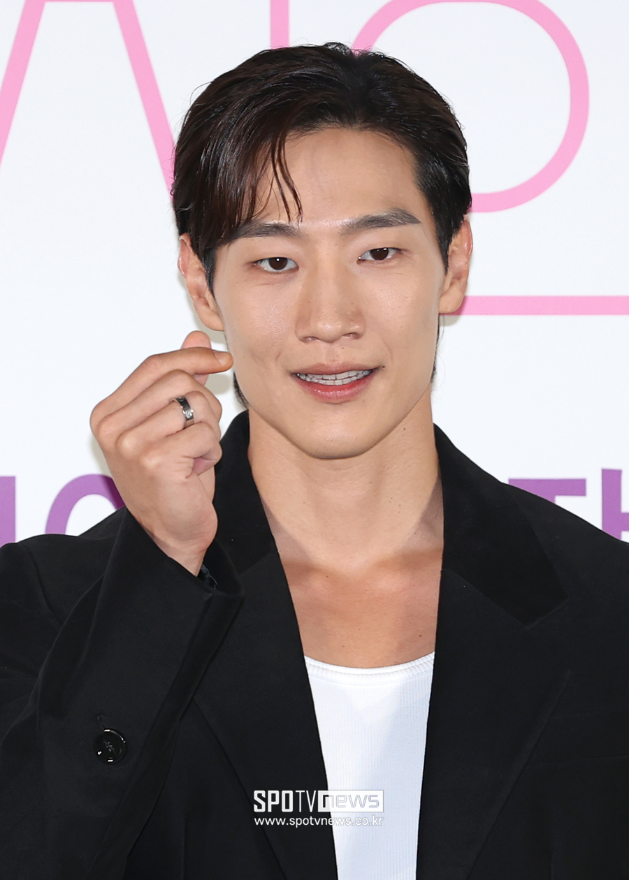 [포토S] 노상현, 수줍은 하트