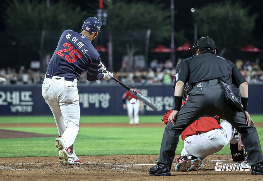 롯데는 탈락했지만…이종범과 만난 13억 안타제조기, KBO 43년 최초 대기록 피날레 임박