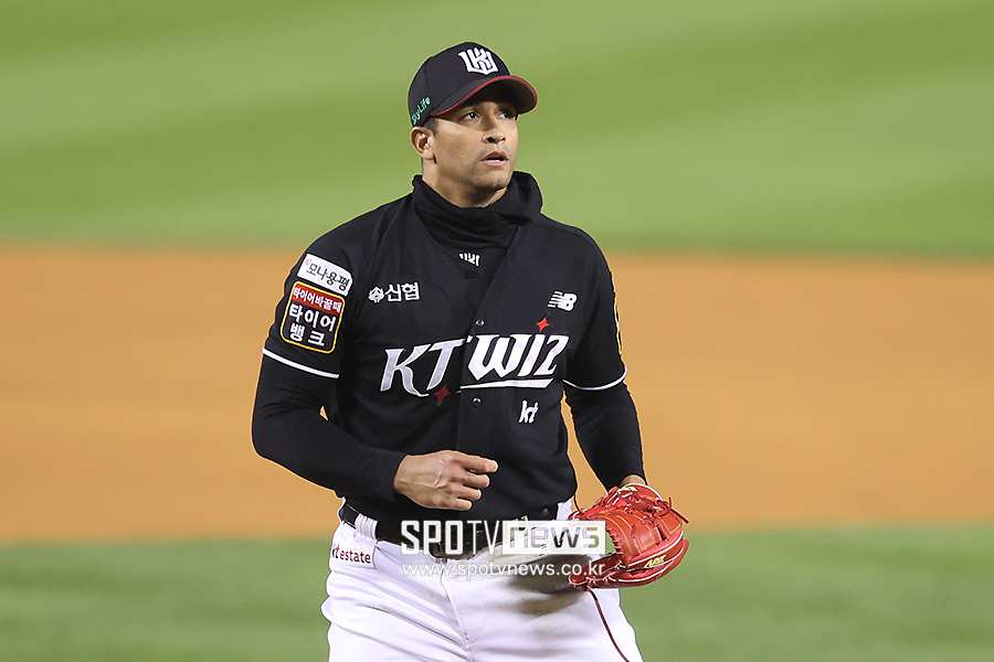 [WC1] 쿠에바스가 가을 마법을 걸었다…'쿠에바스 6이닝 9K' kt, 4위 두산 잡고 역대 최초 업셋 도전