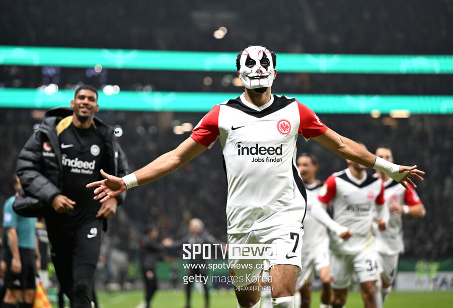 '시켜줘, 살라 후계자' 29골 15도움 제2의 살라, 리버풀 이적 원한다..."우상의 뒤를 잇기 위해"