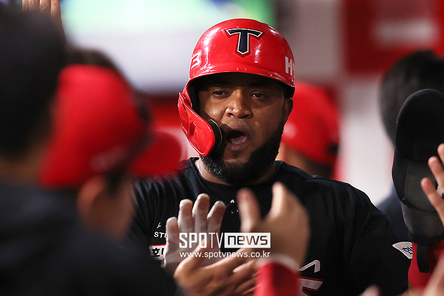 ML 거포에 밀려 떠나지만…"KIA에서 기억 평생 못잊어" 테스형 마지막 인사