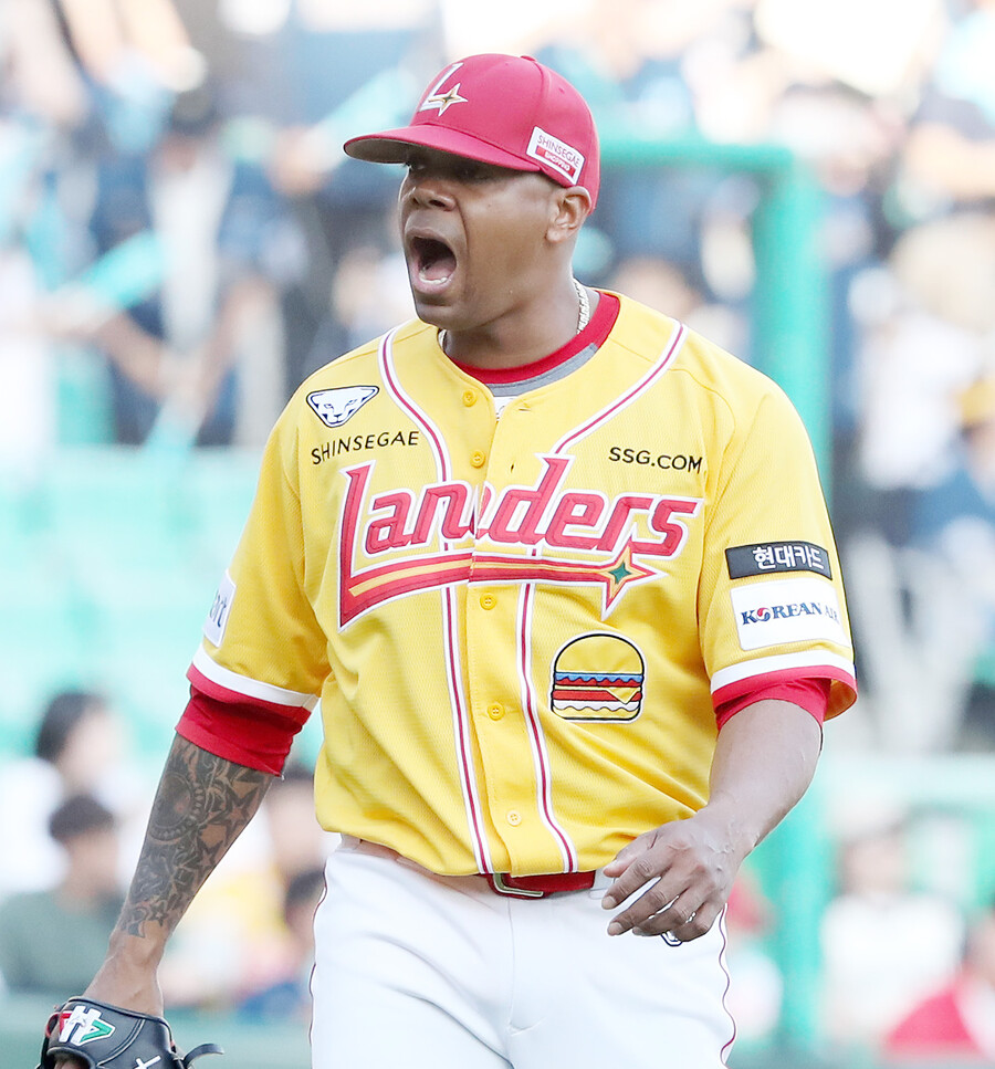 155km 불꽃을 던져도 재계약 불발…KBO 15승 투수는 대만으로 간다