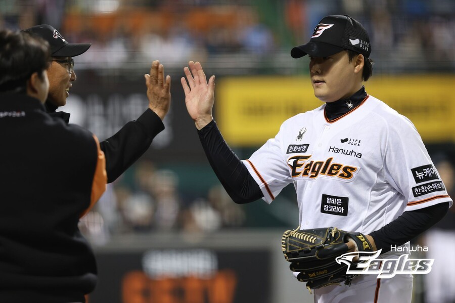 KIA→한화행 트레이드로 인생이 바뀌었다…158km 필승조 재탄생, 억대연봉 고지도 임박