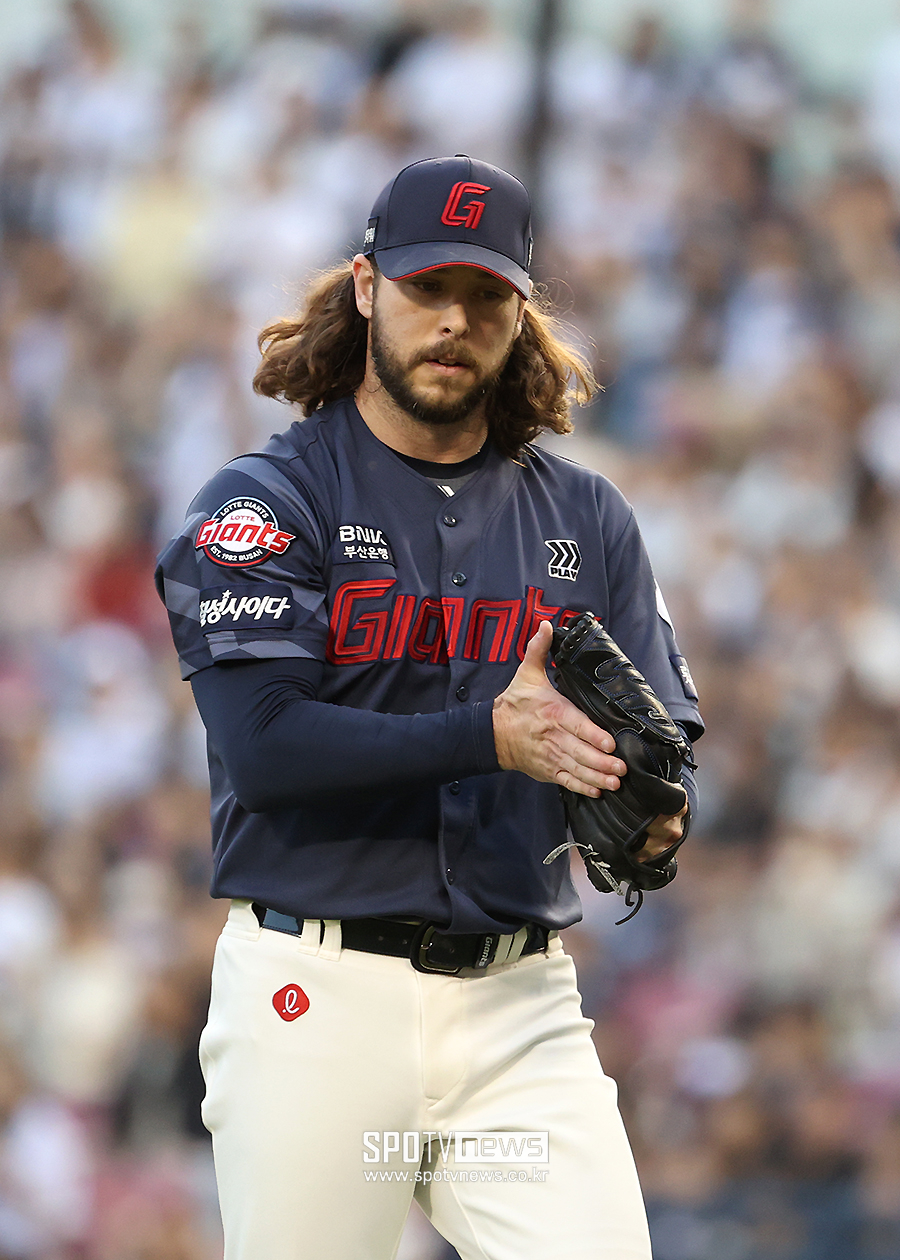 KBO 1등 했는데 재계약 좌절…사직예수 재취업 성공, ML 기록 형편없어도 데려간다