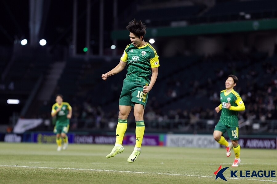 [현장 REVIEW] '박재용 헤더 결승골' 전북, ACL2 16강 2차전서 포트에 1-0 승리...합산 5-0으로 8강 진출