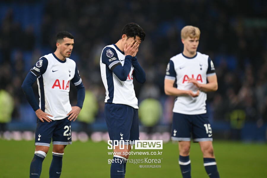 손흥민 토트넘에서 버림받는다…마지막 생존 카드는 유로파리그 우승 "트로피 따내면 입지 달라질 것"