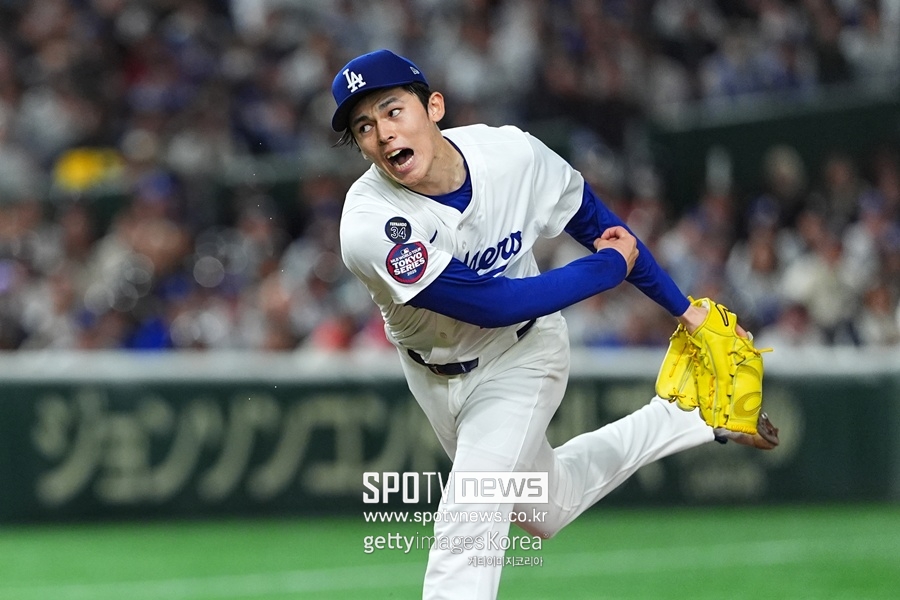 '161km 강속구→5볼넷 제구 급난조' 사사키, 화려했던 MLB 데뷔전…3이닝 1실점
