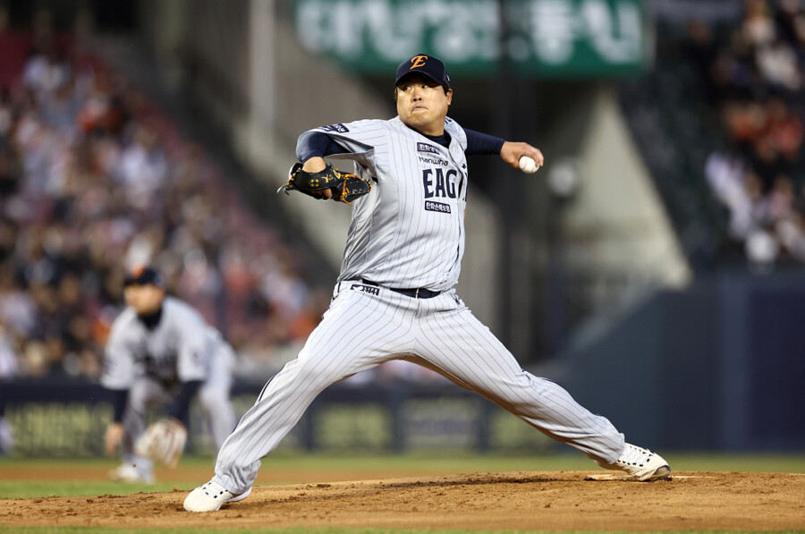 '148km' 류현진 38세 맞아? LG 막강타선에 무사사구 괴력투…하지만 1승은 없었다