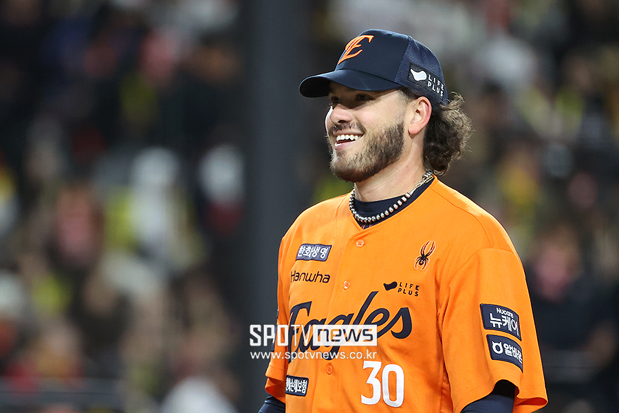 한화 156km 에이스는 왜 '0득점' 타자들을 집합했나…그의 한마디에 동료들이 움직였다