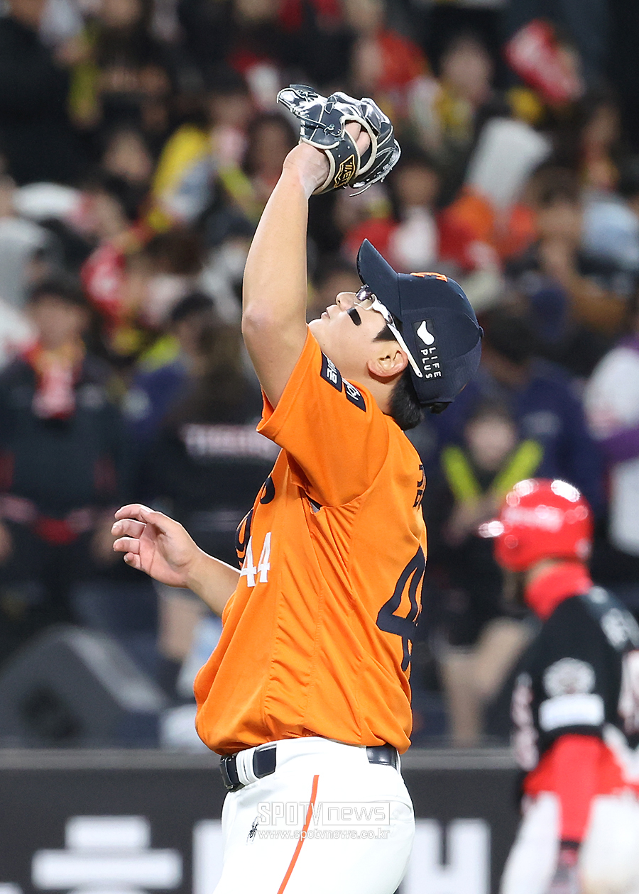 한화 23SV 인간승리 마무리 충격 2군행에도…158km 국가대표 영건이 있어 끄떡 없다