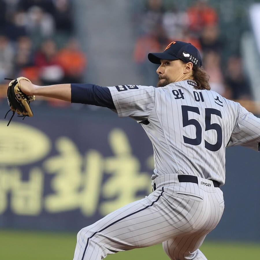 "코치님 나오지 마세요" 온몸으로 거부한 강판…이것은 한화 156km 사나이의 승부욕이었다