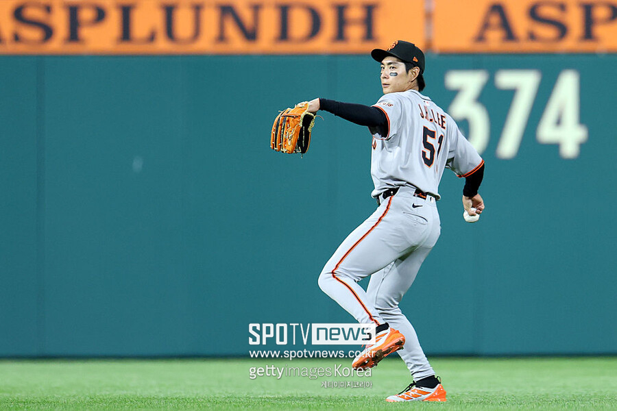 "고마워요! 주심" 이정후, 161km 공략→멀티히트 폭발…ML 2루타 단독 1위 '미쳤다' (종합)