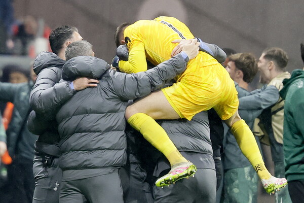 BBC피셜 '토트넘, UEL 4강 전까지는 포스테코글루 경질 시나리오 볼 수 없어' 일단 살았나봐