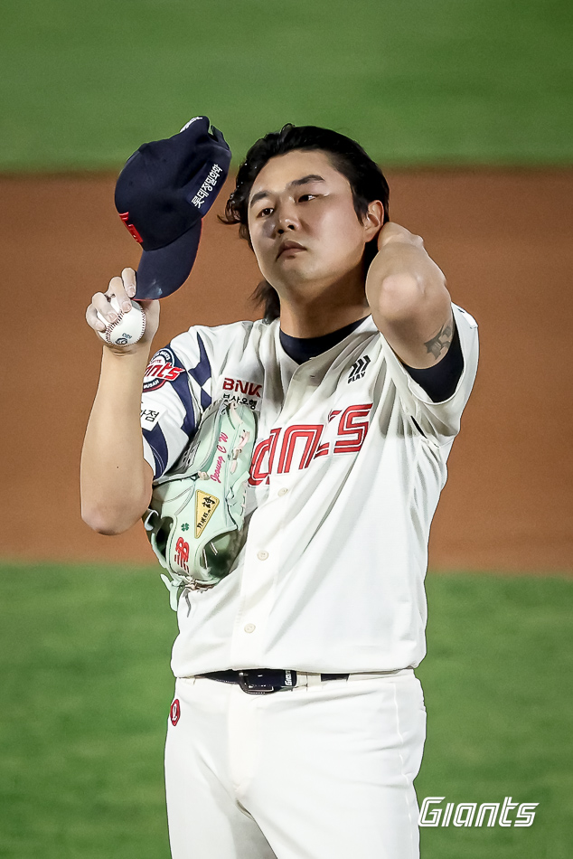 롯데 또 트레이드 나서야 하나…149km 필승카드 없었으면 큰일, 하지만 새로운 파트너가 절실하다