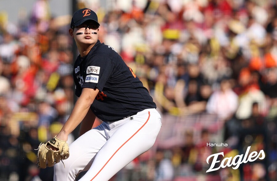 161㎞을 던지는 선수나, 그걸 치는 선수나… 한국 야구 발전이 없다고? 이 장면을 보고도?
