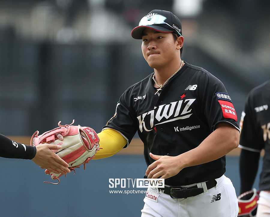 '잠실도 좁다' 안현민 또 괴력의 134m 초대형 홈런…kt, LG 7연승 저지하고 DH 기선제압