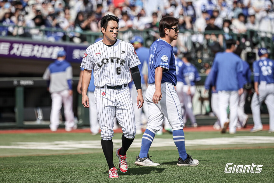 "미안하다" 삼성 고참들 사과…또 헤드샷 당한 롯데, 벤치클리어링에도 불상사는 없었다