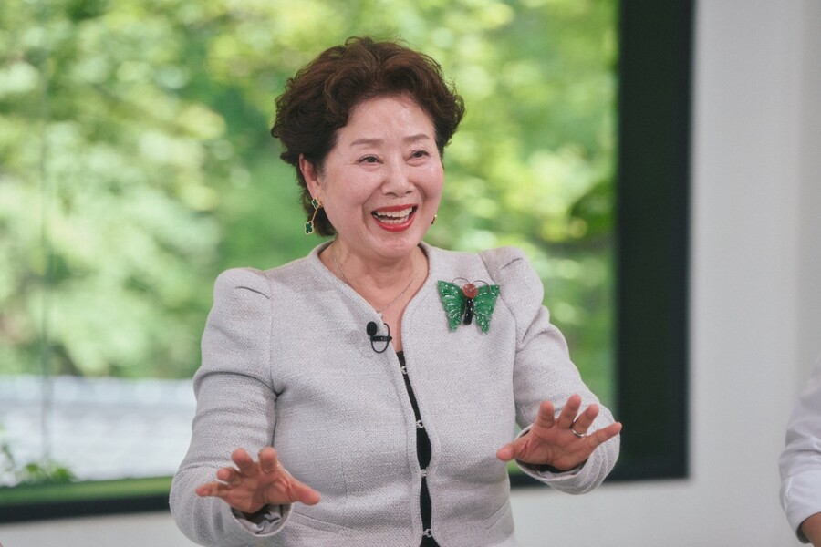 '80살 유튜버' 선우용여 "뇌경색 후 가치관 달라져"…연예계 최초 혼전임신 공개 전말('유퀴즈')