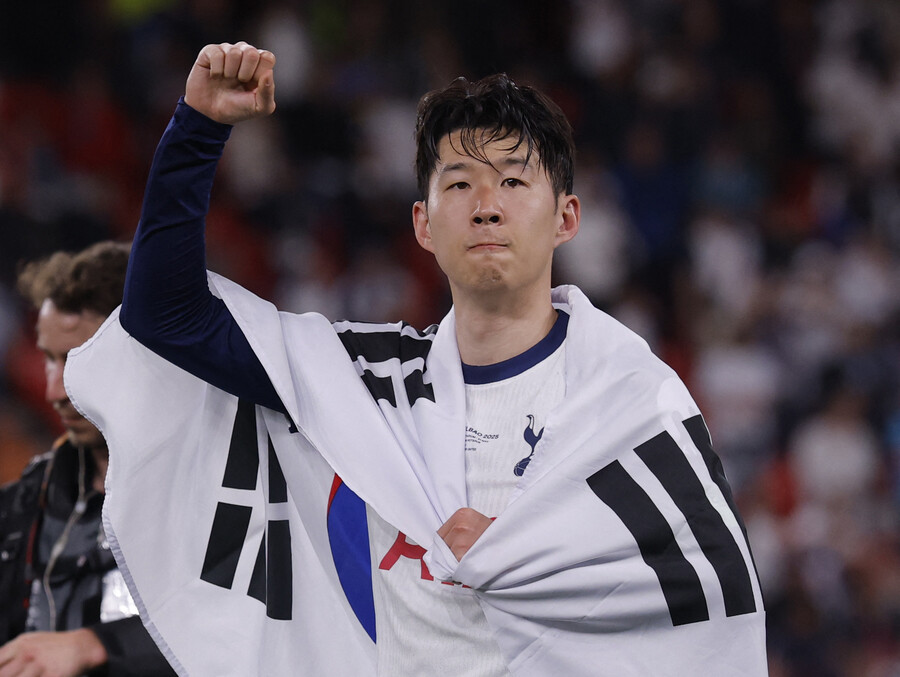 역대급 ‘오피셜’ 공식발표…“손흥민, 토트넘 유럽대항전 우승 이끈 최초의 한국인” 압도적 극찬