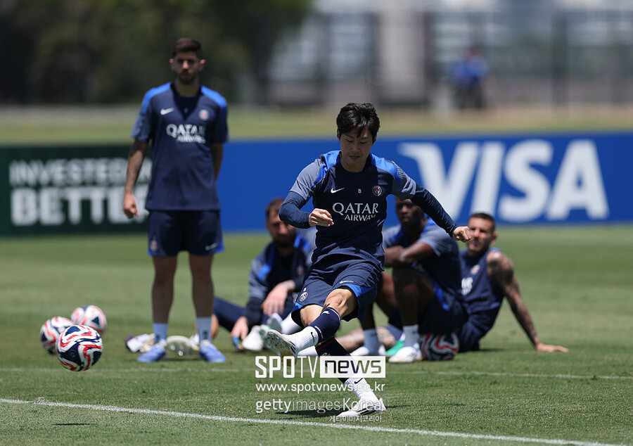 또 '韓 최초' 가슴에 별 달고 뛴 이강인, PK 양보 받아 뉴 클럽월드컵 새 역사 창조 → 7개월 무득점 끝!