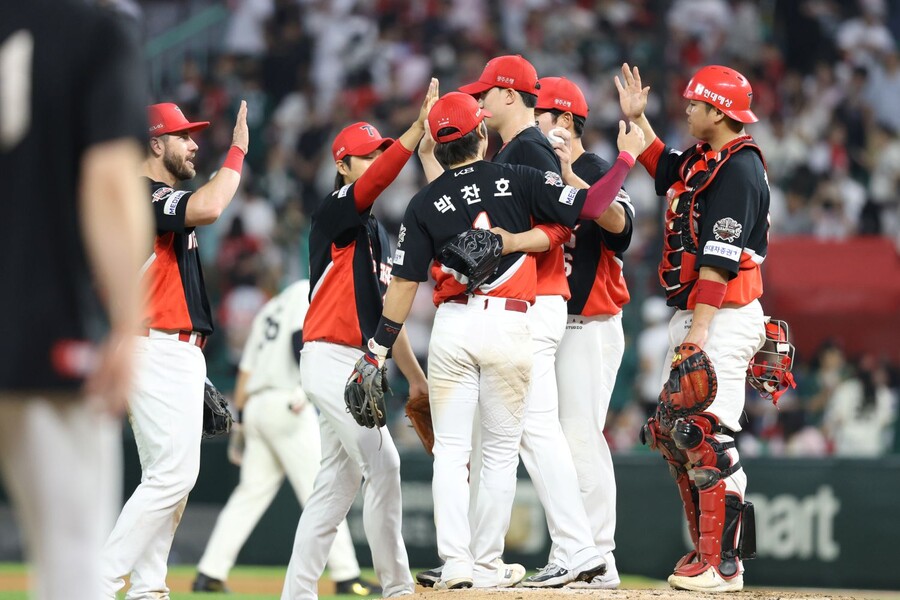 KIA 2군 연봉>1군 라인업 연봉, 환장할 구조인데… 한화 추격하는 위대한 ‘함평 타이거즈’