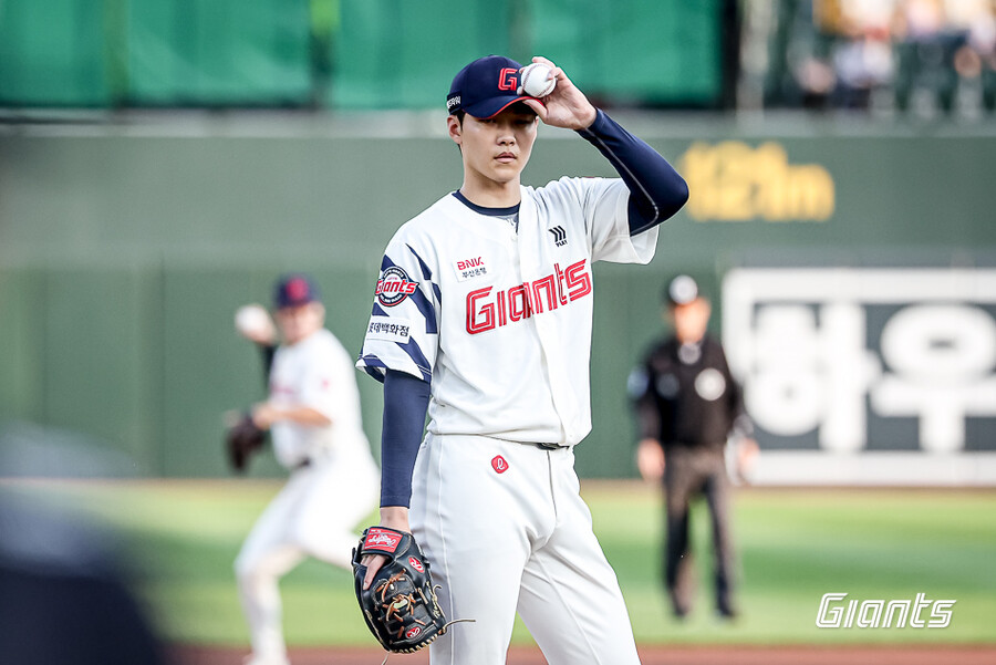 'ML 88홈런 거포도 꼼짝 못했다' 롯데에 156km 황금좌완 없었다면? 끔찍한 상상 그 자체인 이유