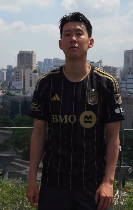 '韓 축구 역대급 사건' 터졌다! 손흥민, 드디어 '오피셜' 토트넘 떠나 미국 LAFC 이적..."계약 기간은 2027년까지, 2029년까지의 옵션도 포함"[속보]