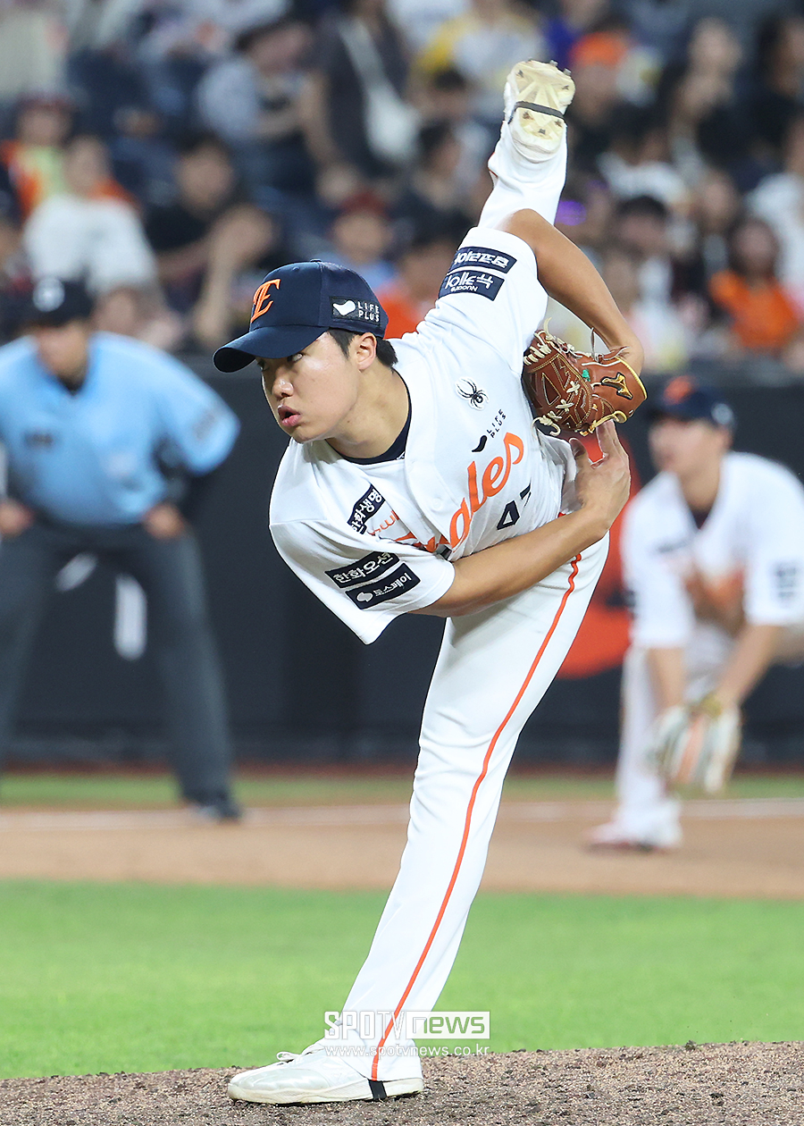 문동주-김서현보다 1군 정착 빠르다…한화 155km 특급루키의 미래가 궁금한 이유