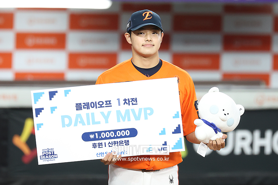 슈어저 저리가라 포효하고, 전장으로 돌진… 그렇게 만든 161.6㎞, 작정한 문동주는 막기 어렵다