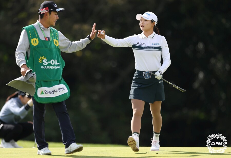 고지원, KLPGA 에쓰오일 챔피언십 2R 보기 없이 65타 단독 선두…시즌 2승 정조준