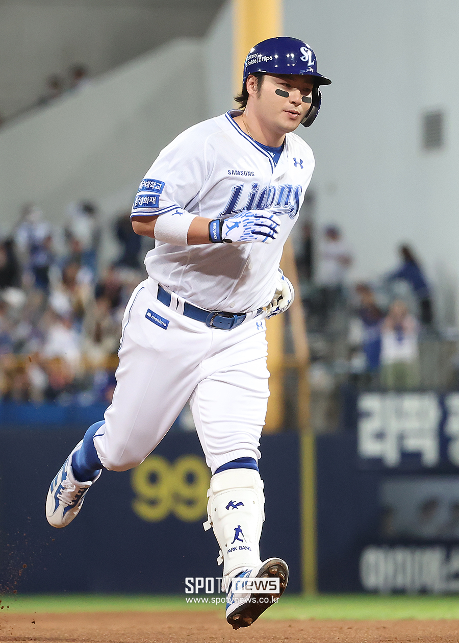 ML로 간 후배는 박병호 은퇴가 슬프다 "내 마음속 영원한 홈런왕, 선배님과 대화 아직도 생생"