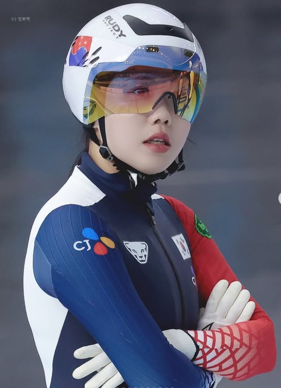 종 잘못 치고도 "그게 규칙"…ISU 황당 오심에 '금메달 박지우' 10위 추락→"올림픽 출전권 걸려 있는데" 기괴한 판정에 韓 ...