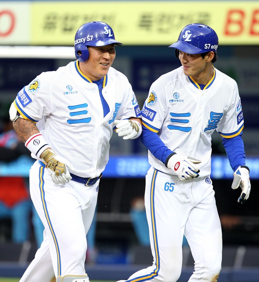 "최형우 선배님, 또 같이 뛸 날이 올까요?" 했는데 왔다…'왕조 막내' 구자욱 "'1위 하자' 외칠 것"