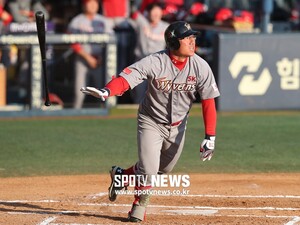 [KS] 'PO G1 MVP' 박정권, 두산 만나 또 해냈다