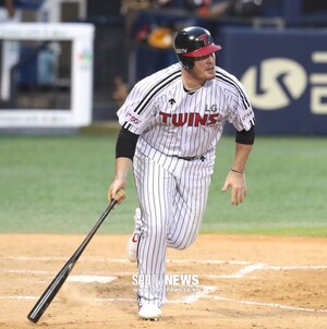 [SPO 잠실] LG 외국인 타자 보어, KBO 데뷔 2경기 만에 마수걸이 홈런!