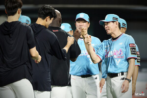 [SPO 잠실] "이렇게 될 수가, 좀 대단하다"…사령탑도 놀란 kt의 역대급 반전 드라마
